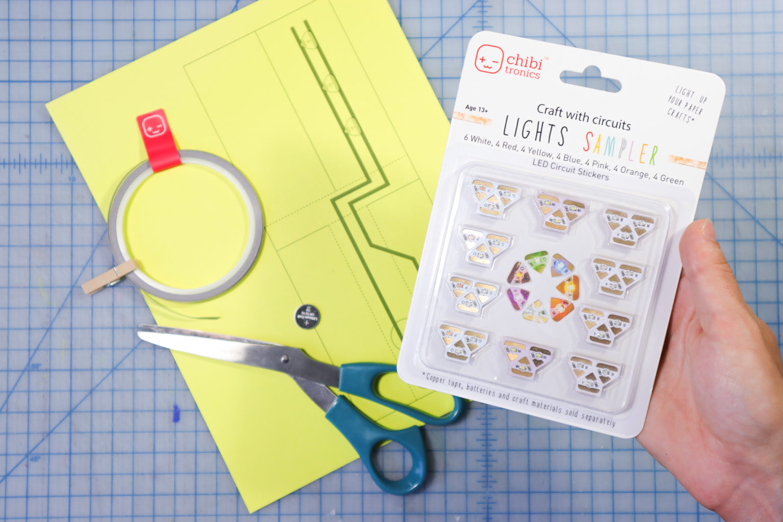 Light-Up Whirlybird / Paper Helicopter | Chibitronics