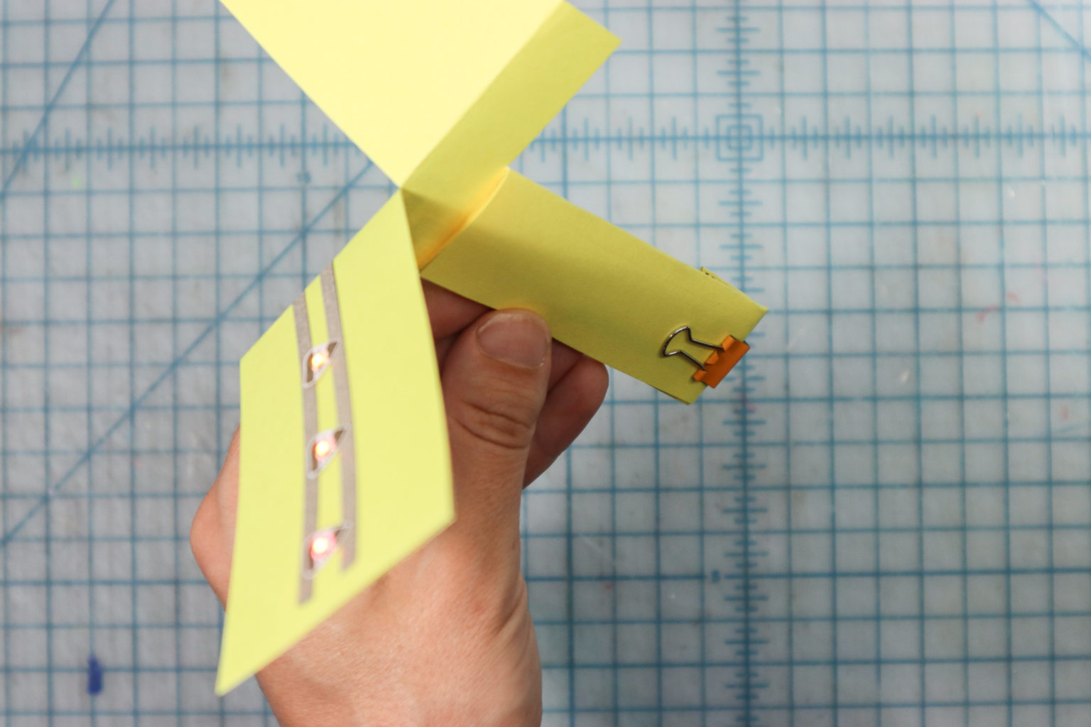 Light-Up Whirlybird / Paper Helicopter | Chibitronics