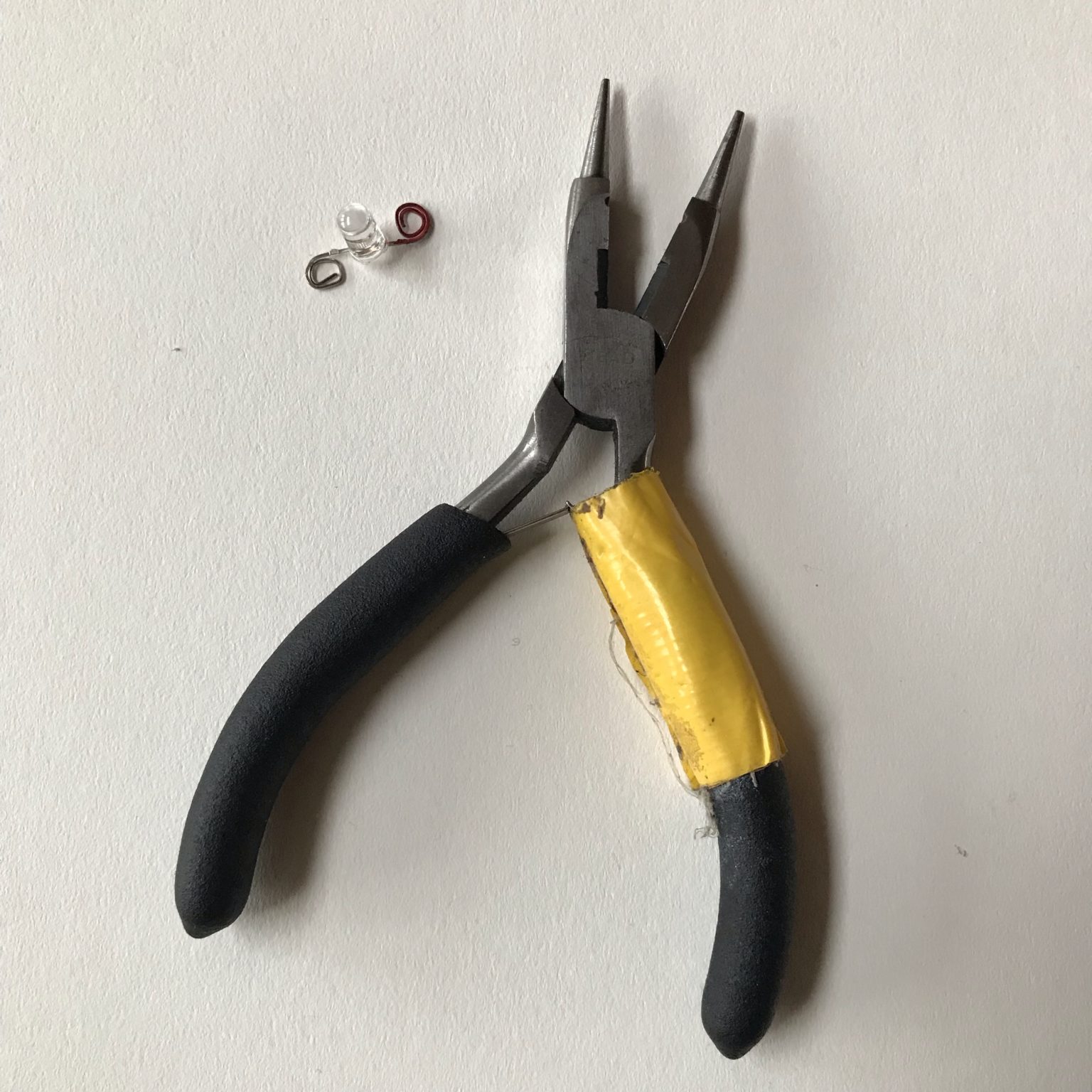 Guide to Conductive Thread | Chibitronics