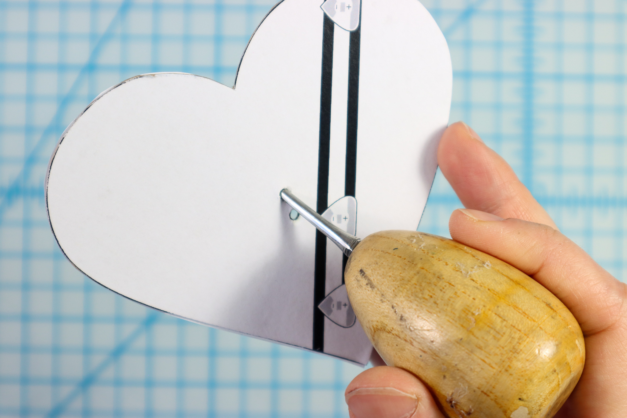 LED Spinner Toy: Heart | Chibitronics