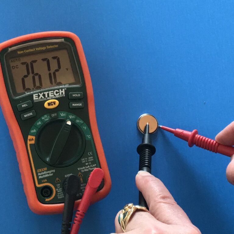 Measuring Battery Voltage Using a Multimeter | Chibitronics