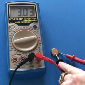 Measuring Battery Voltage Using a Multimeter | Chibitronics