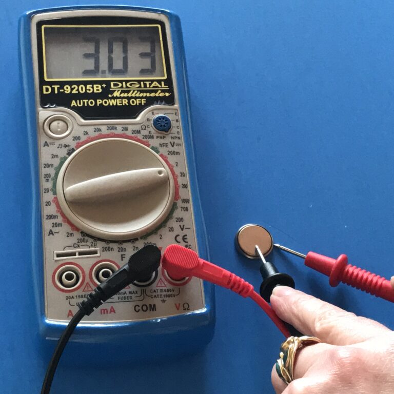 Measuring Battery Voltage Using a Multimeter | Chibitronics