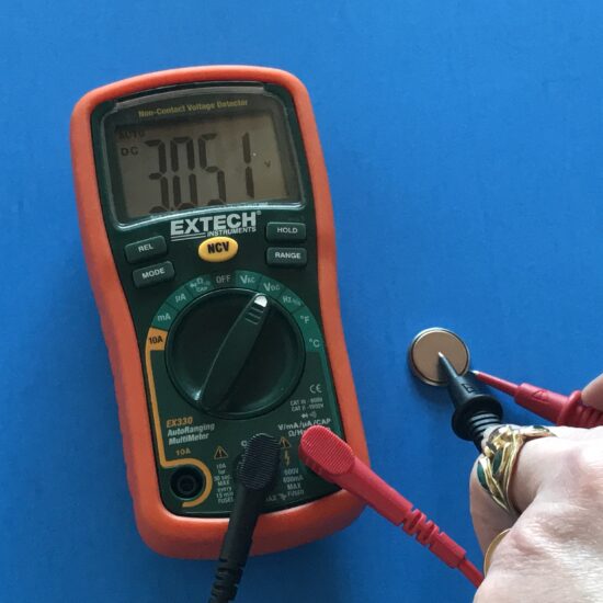 Measuring Battery Voltage Using a Multimeter | Chibitronics